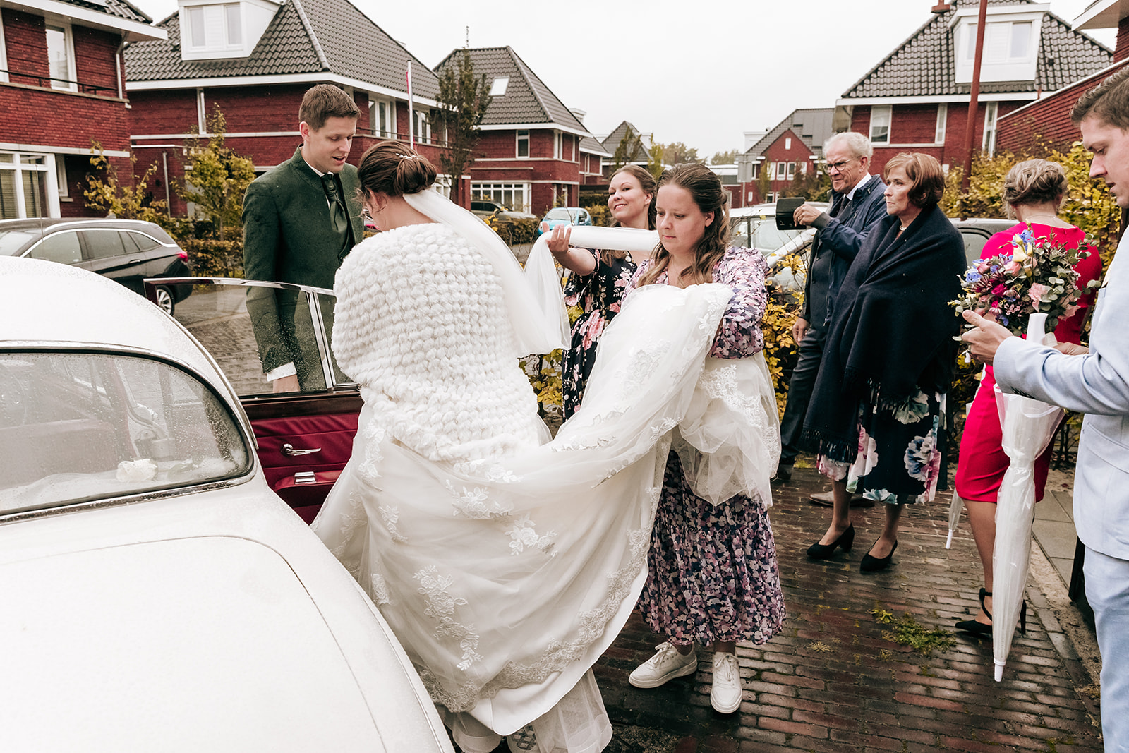 Bruiloftreportage in regen! – Angela Kiemeneij Fotografie